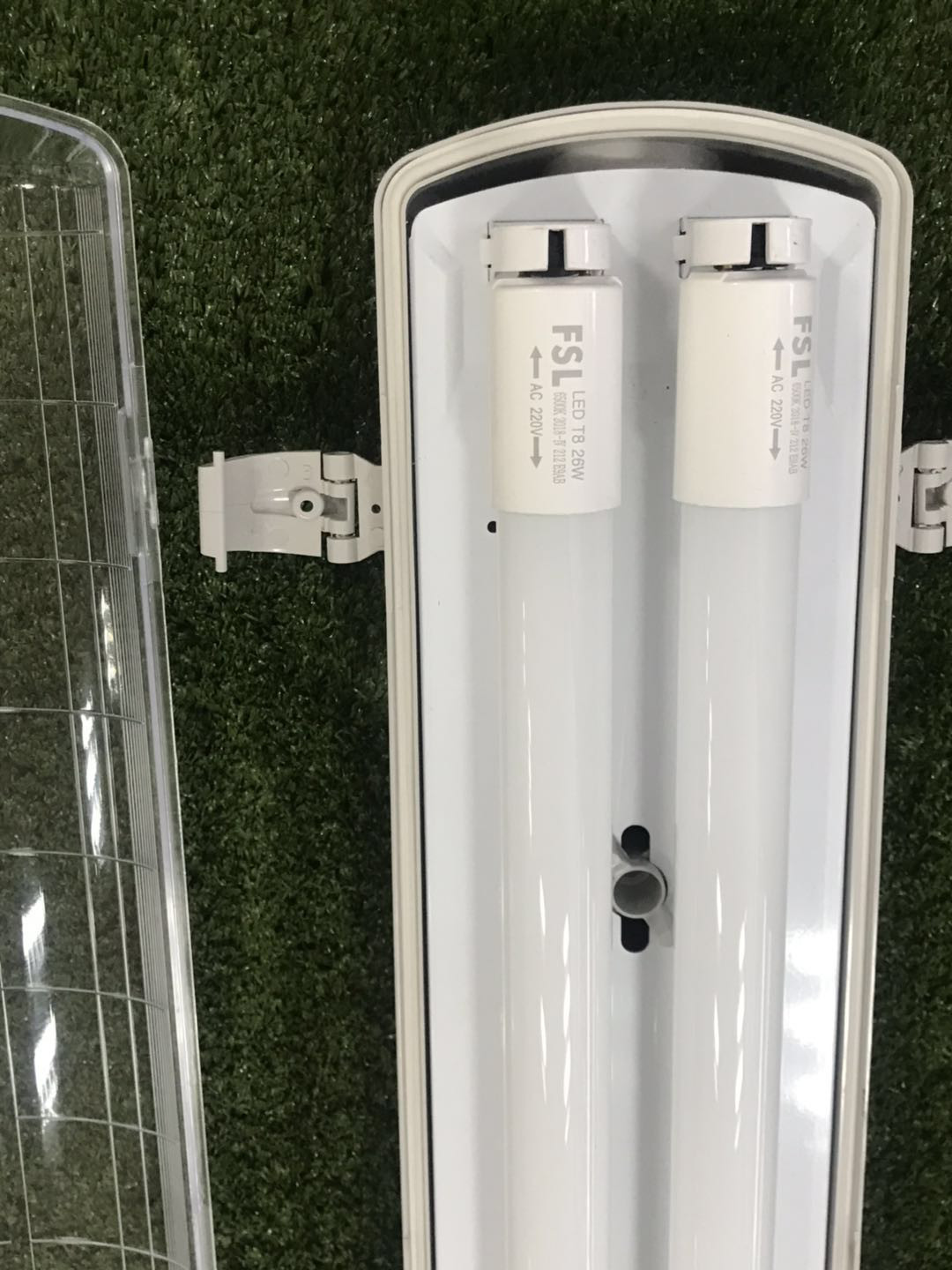 4ft 26W 52W Waterproof Led Light Fixtures IP65 Vapor Proof LED Fixtures ...